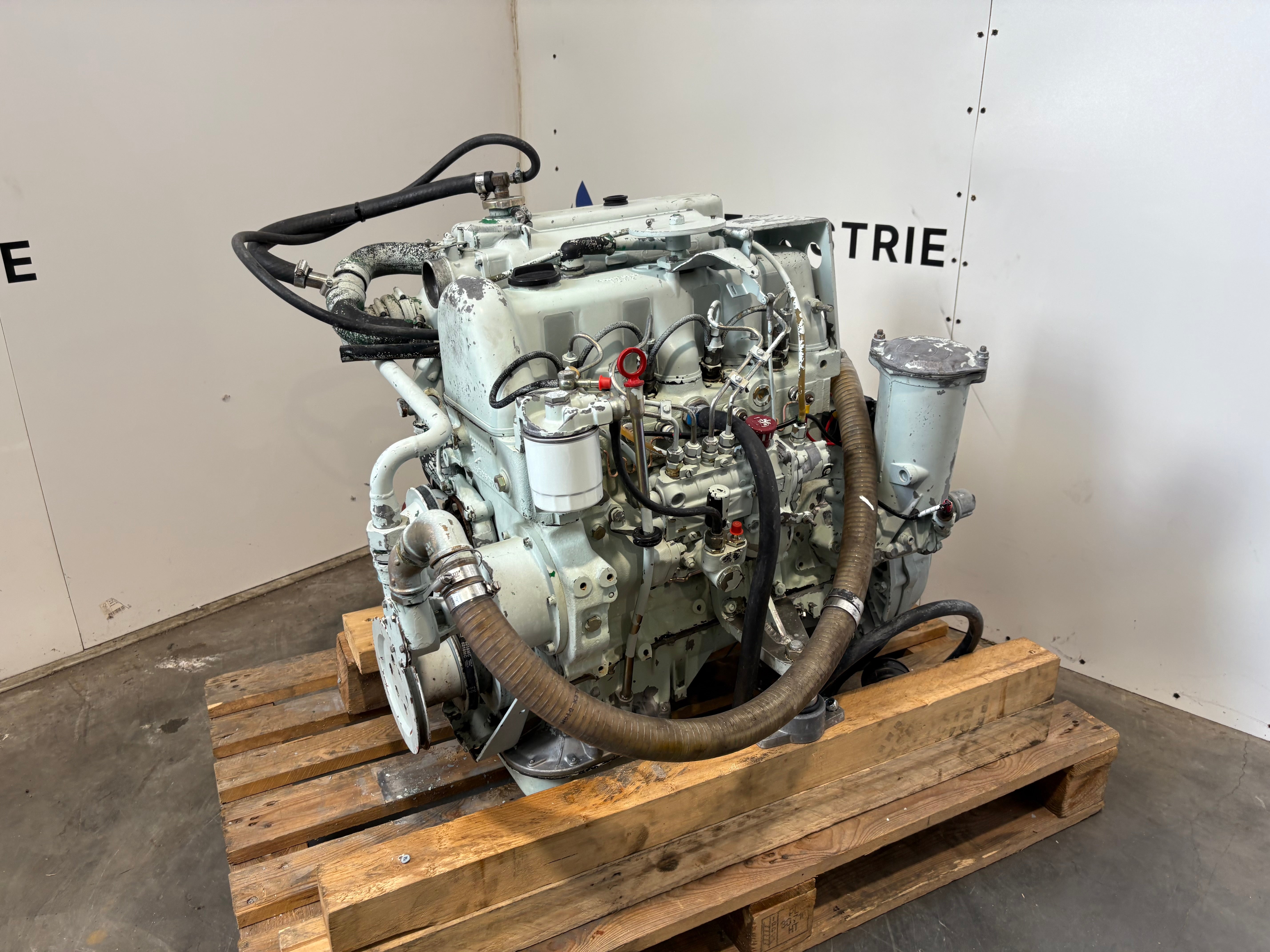 Mercedes OM616 Schiffsmotor – MarineDustrie